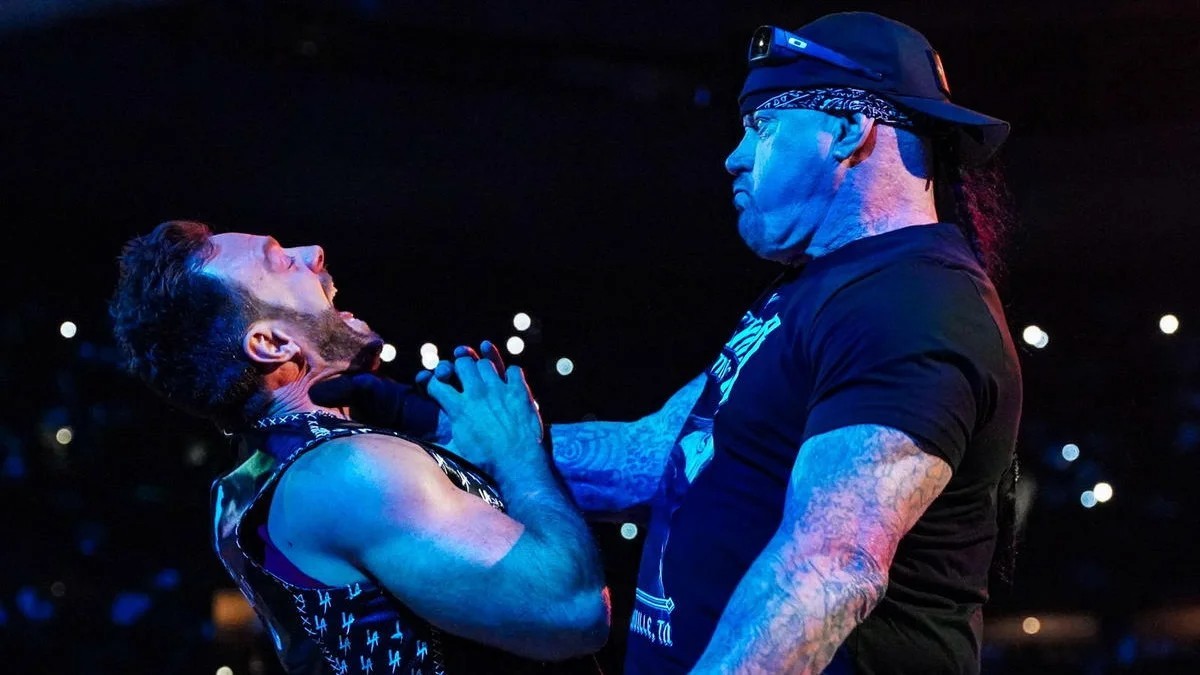 LA Knight reacciona a su encuentro con The Undertaker en WWE Raw LA Knight reacciona a su encuentro con The Undertaker en WWE Raw